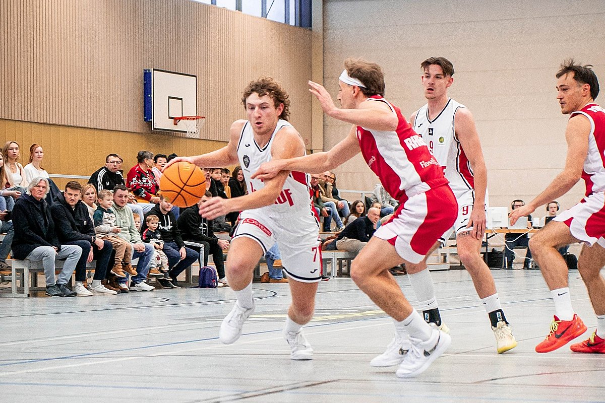 DOMINANTE ERSTE HALBZEIT BEIM TEAM EHINGEN URSPRING | Würzburg Baskets