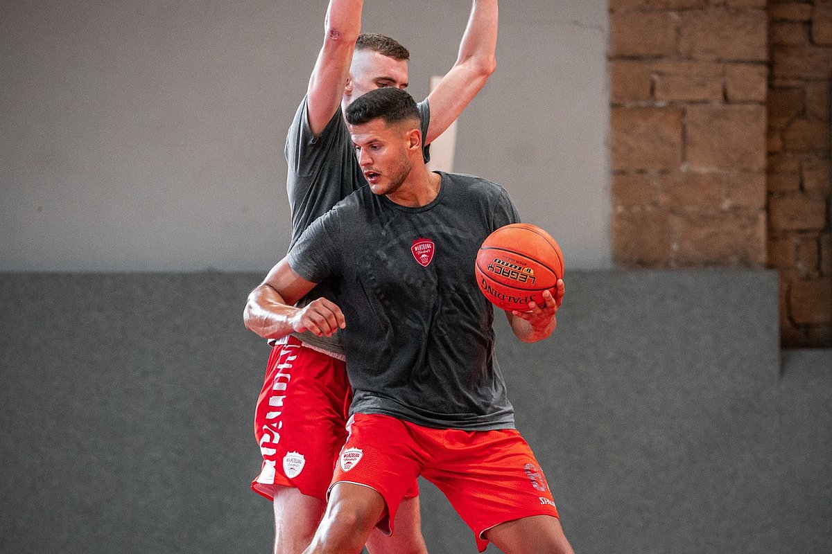 FILIP STANIC FÄLLT LÄNGER AUS, MAX BESSELINK KOMMT NICHT | Würzburg Baskets