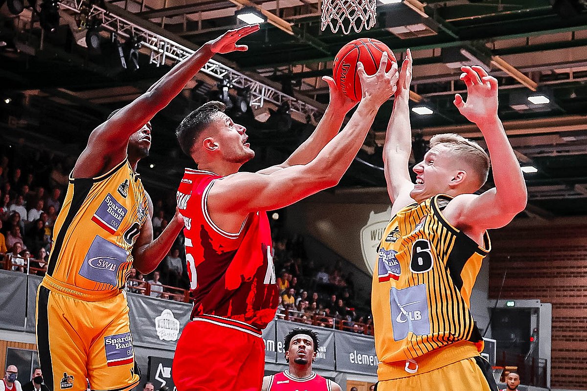 FÜR EINEN HARTEN KAMPF WIEDER NICHT BELOHNT | Würzburg Baskets