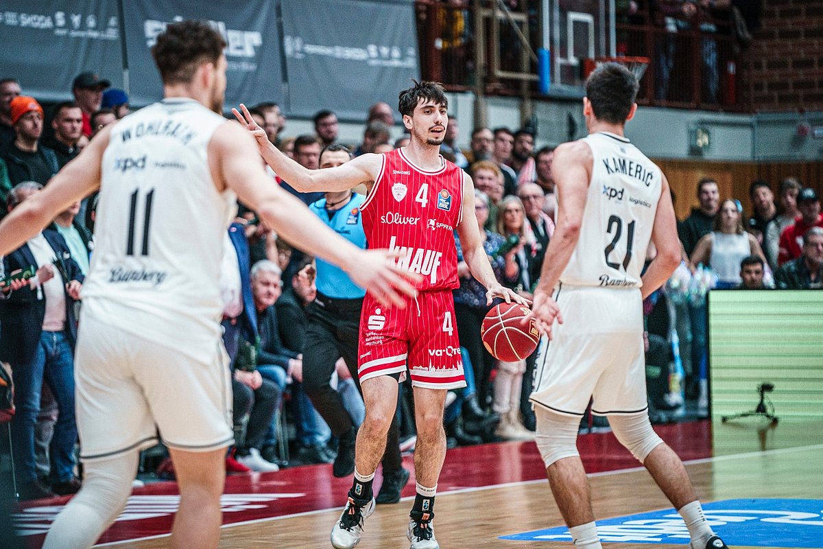 EIN BASKETBALL-FEST BEIM FASCHINGS-FRANKENDERBY | Würzburg Baskets